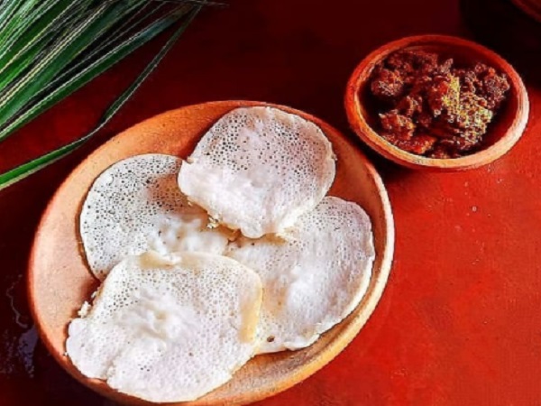 ಕರಾವಳಿ ಸ್ಪೆಷಲ್: ಚಿಕನ್ ಸುಕ್ಕಾಗೆ ಒಳ್ಳೆ ಕಾಂಬಿನೇಷನ್ ಈ ಕಪ್ಪರೊಟ್ಟಿ/ಓಡುದೋಸೆ ...