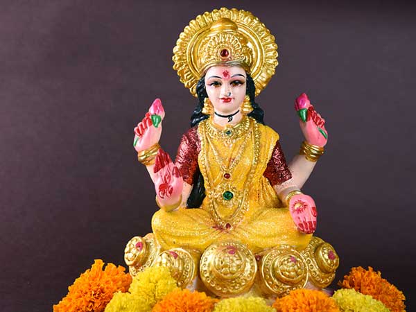 Shravan Shukravar Vrat : ಶ್ರಾವಣ ಶುಕ್ರವಾರ: ಸಂಪತ್ತು ವೃದ್ಧಿಗಾಗಿ ಪೂಜಾ ...