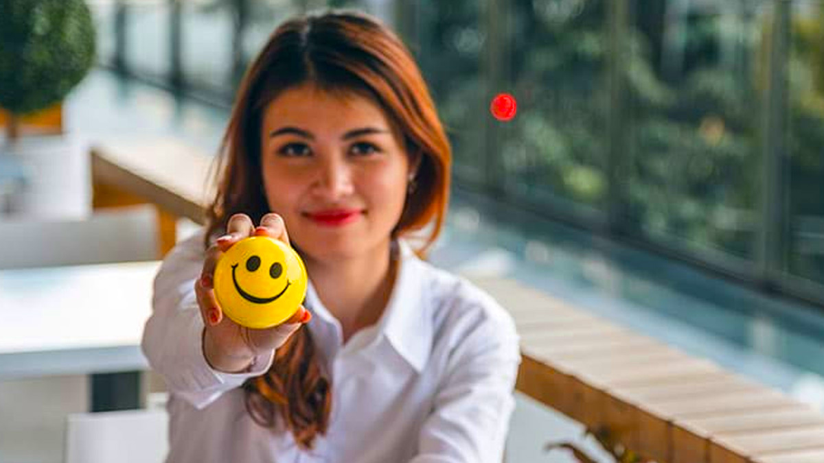 ರಿಲೇಶನ್‌ಶಿಪ್‌ನಲ್ಲಿ ಇರೋರಿಗಿಂತ ಸಿಂಗಲ್‌ ಆಗಿರೋರು ಖುಷಿಯಾಗಿರೋದ್ಯಾಕೆ? | Know ...