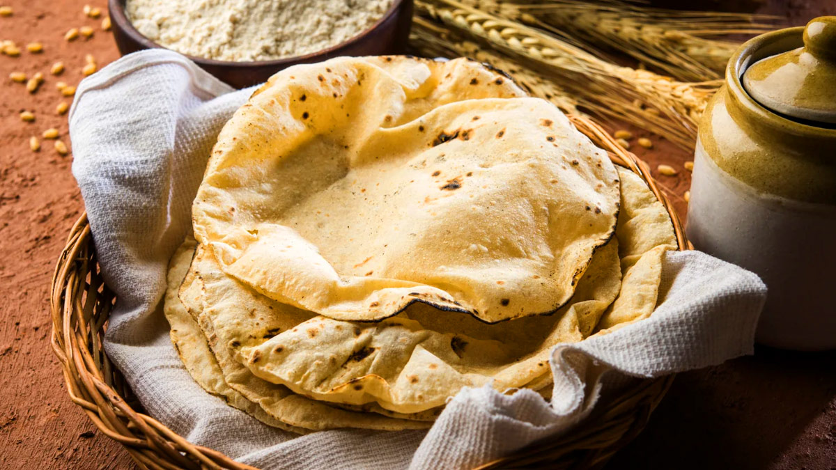 ದಿನನಿತ್ಯ ಚಪಾತಿಯನ್ನು ಗೋವುಗಳಿಗೆ ಅರ್ಪಿಸಿದ್ರೆ ಪಿತೃದೋಷ ಪರಿಹಾರ ! | Amazing ...